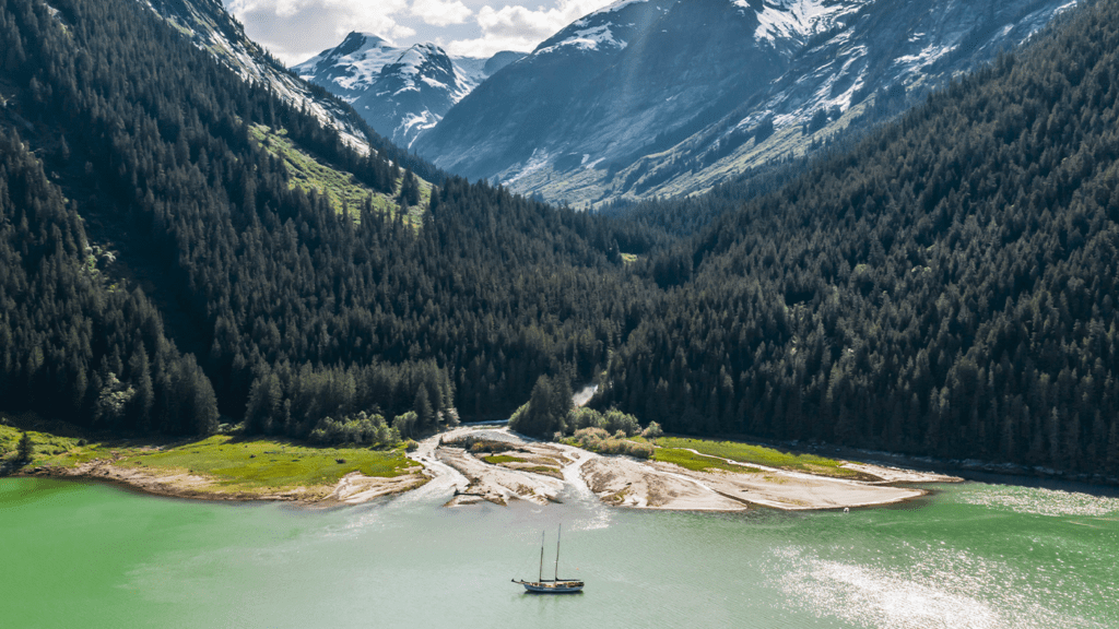 Expedition Cruises in Alaska and BC | Maple Leaf Adventures